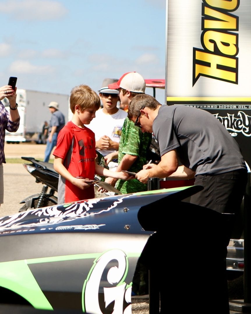 My Real Life Behind the Seemingly Perfect World of Social Media | Drag ...