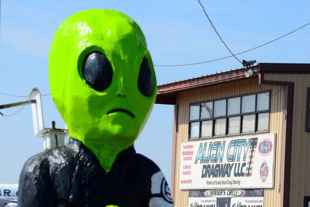 ON THE ROAD: Alien City Dragway | Drag Illustrated