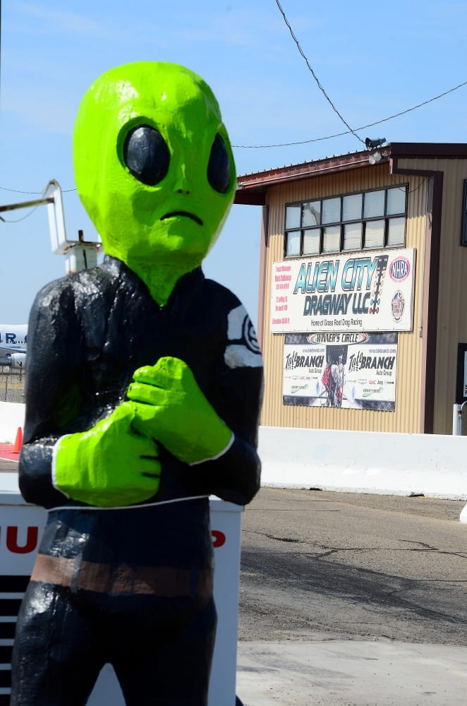 ON THE ROAD: Alien City Dragway | Drag Illustrated