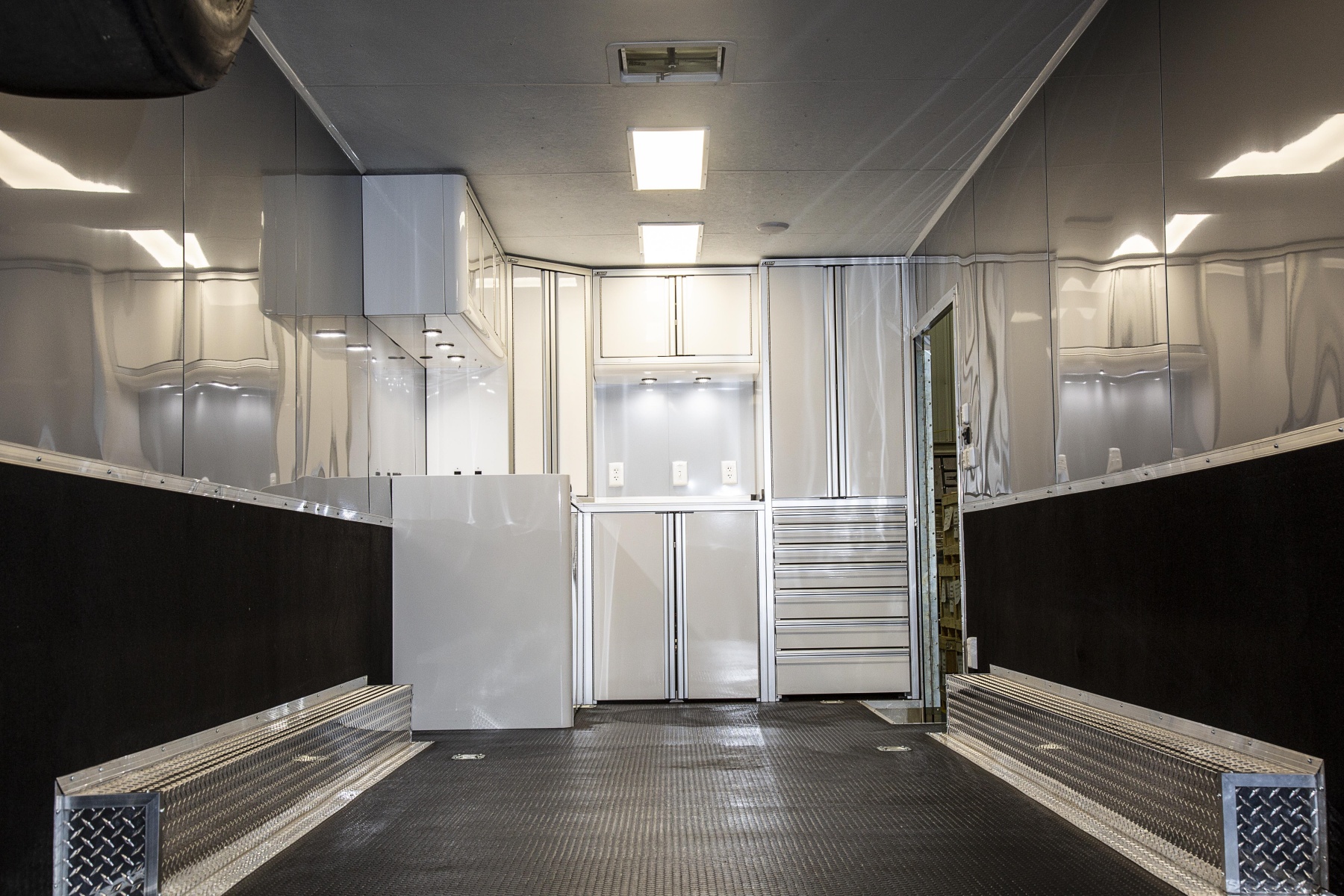 Product Spotlight: CTECH Manufacturing’s Race Cabinets | Drag Illustrated