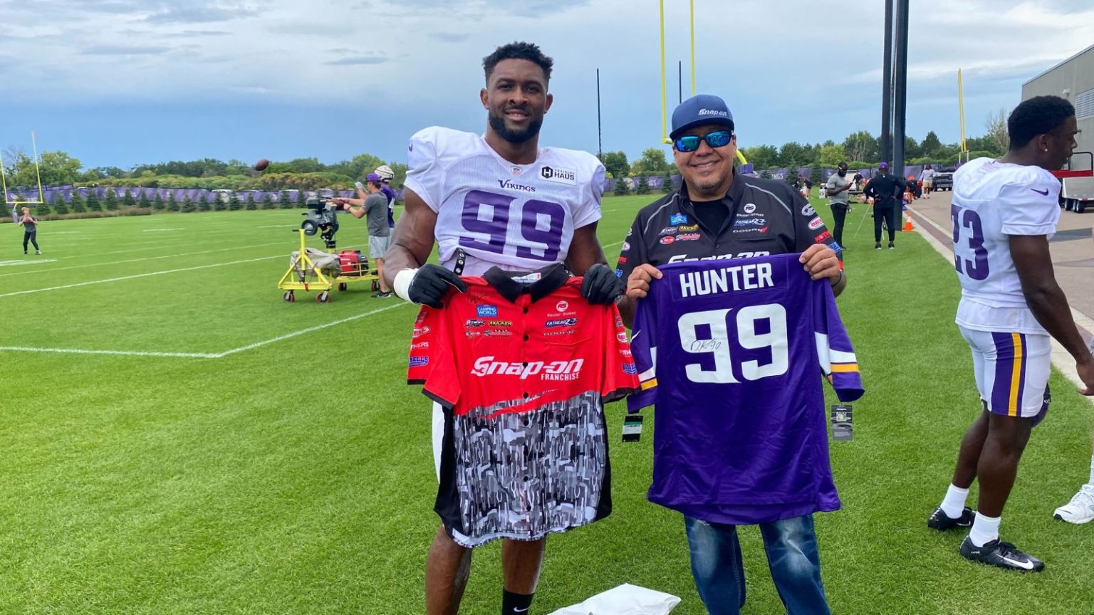 NHRA Funny Car Driver Cruz Pedregon Pays Visit to Minnesota Vikings ...