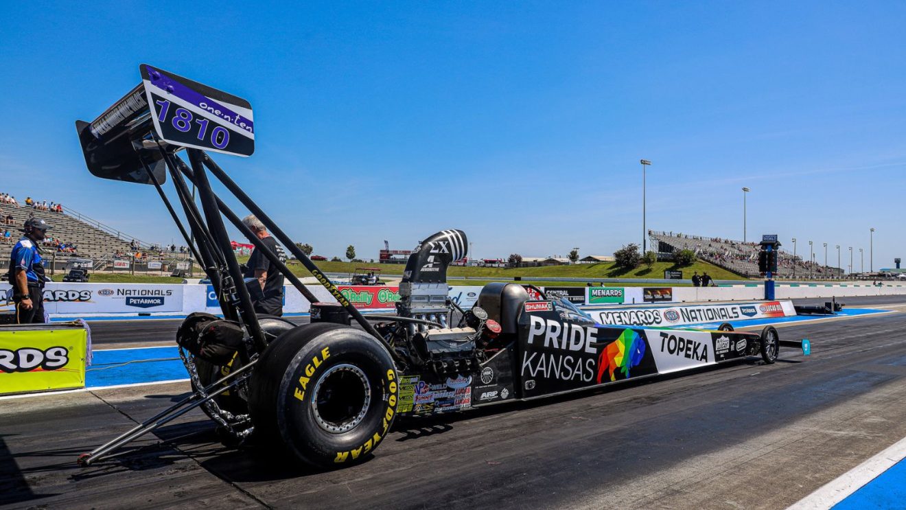 Travis Shumake Drops Narrow Decision in Debut | Drag Illustrated