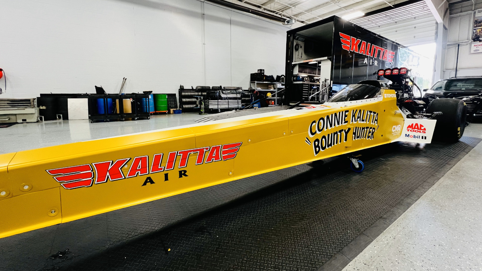 Kalitta Air, Bounty Hunter Livery Returns to Langdon Dragster at NHRA ...