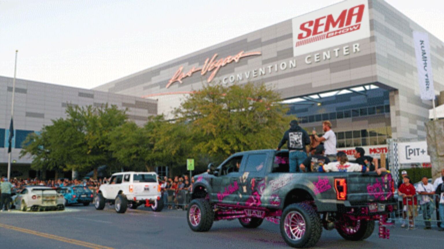 SEMA Show 2025 Builds Momentum with Full Campus, New Tech Hubs | Drag Illustrated