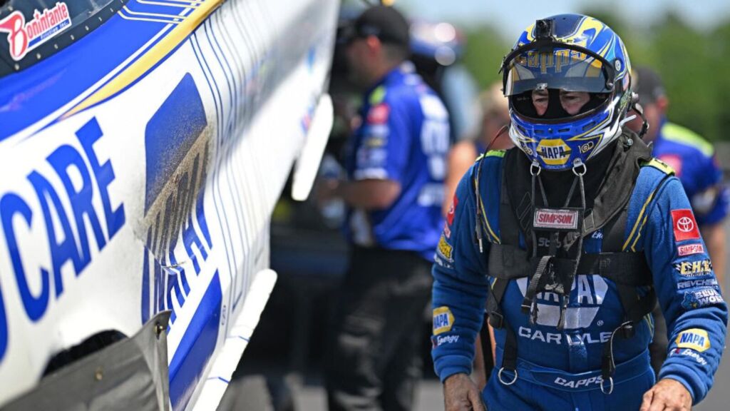 Quarterfinal Tire-Smoker Stops Ron Capps in Virginia | Drag Illustrated