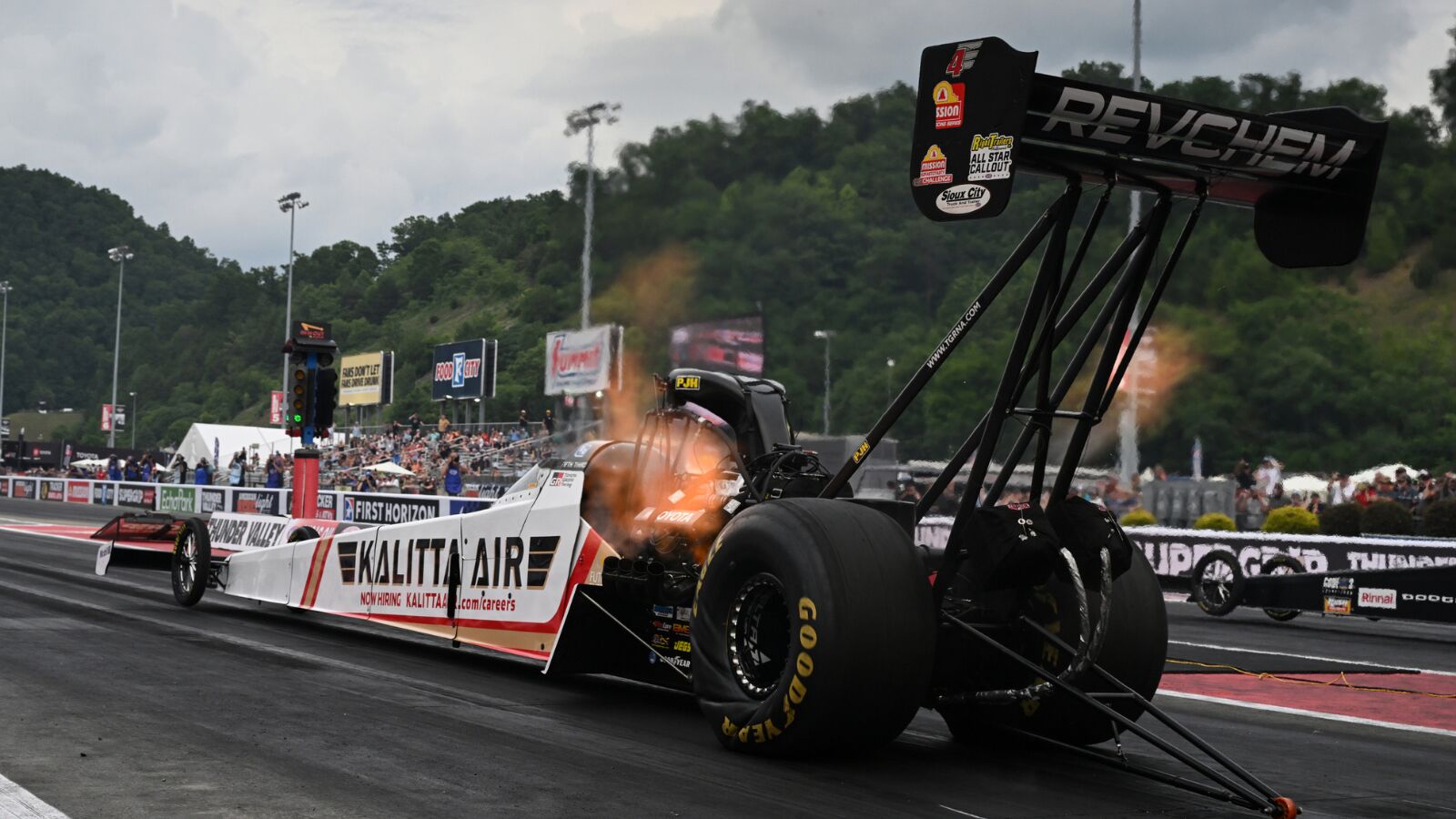 Home | Drag Illustrated